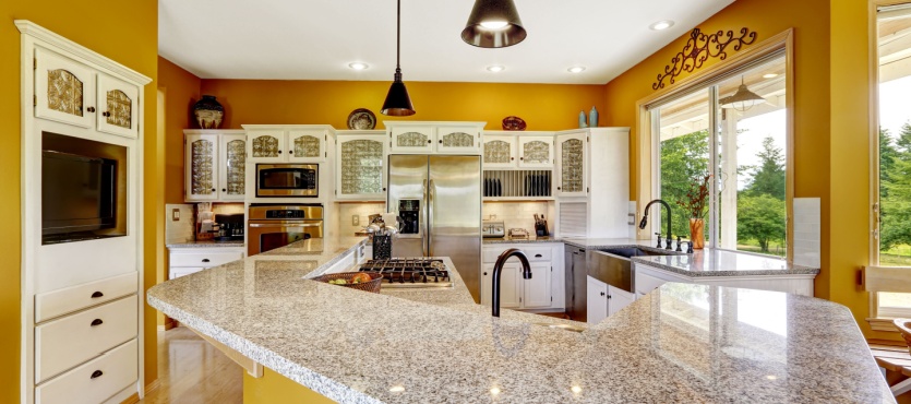 Incorporating Bold Colors into Your Kitchen Design: Cabinets and ...